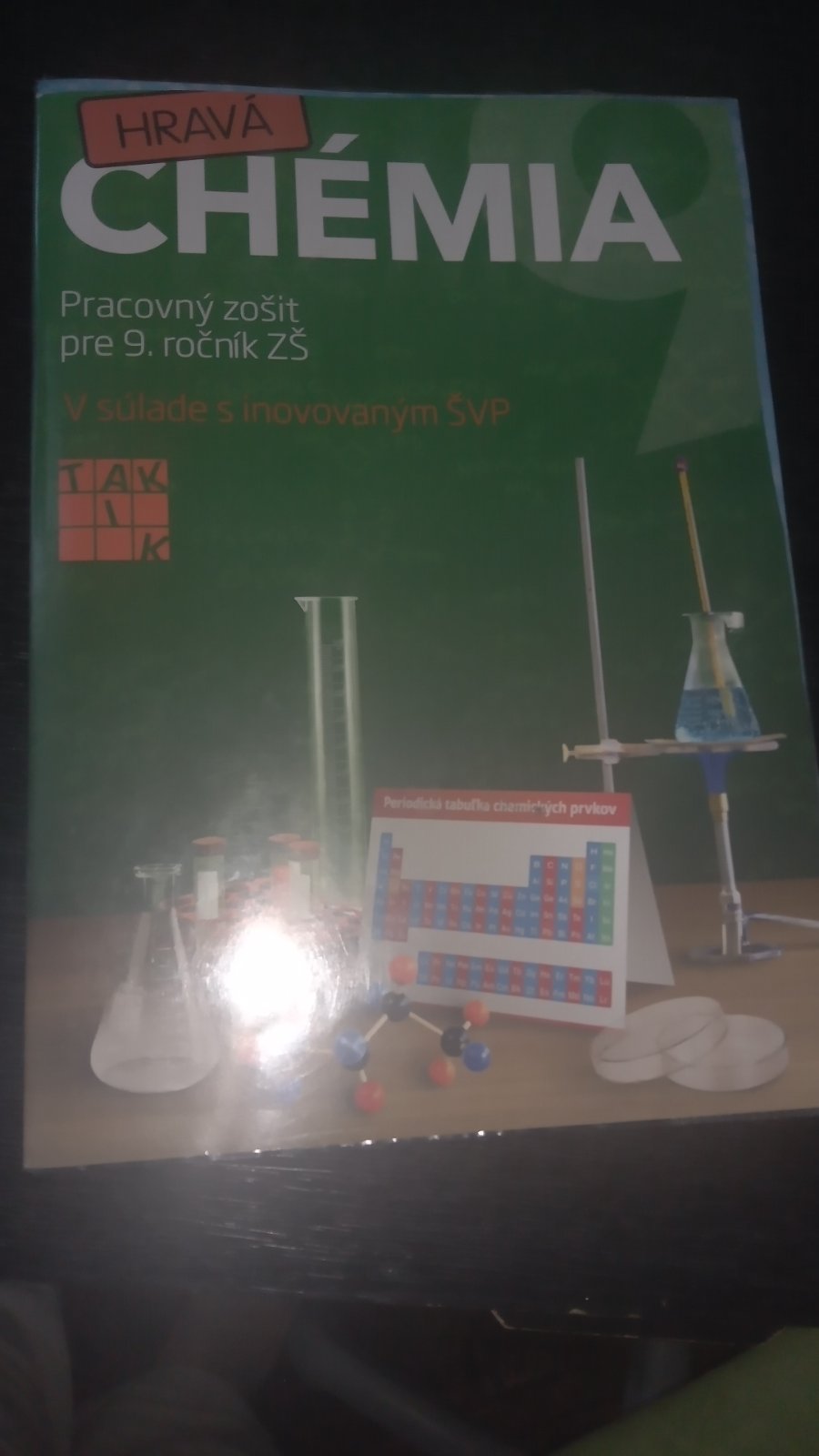 Pracovný zošit Hravá chémia na kontrolu odpovedí? - Modrý koník