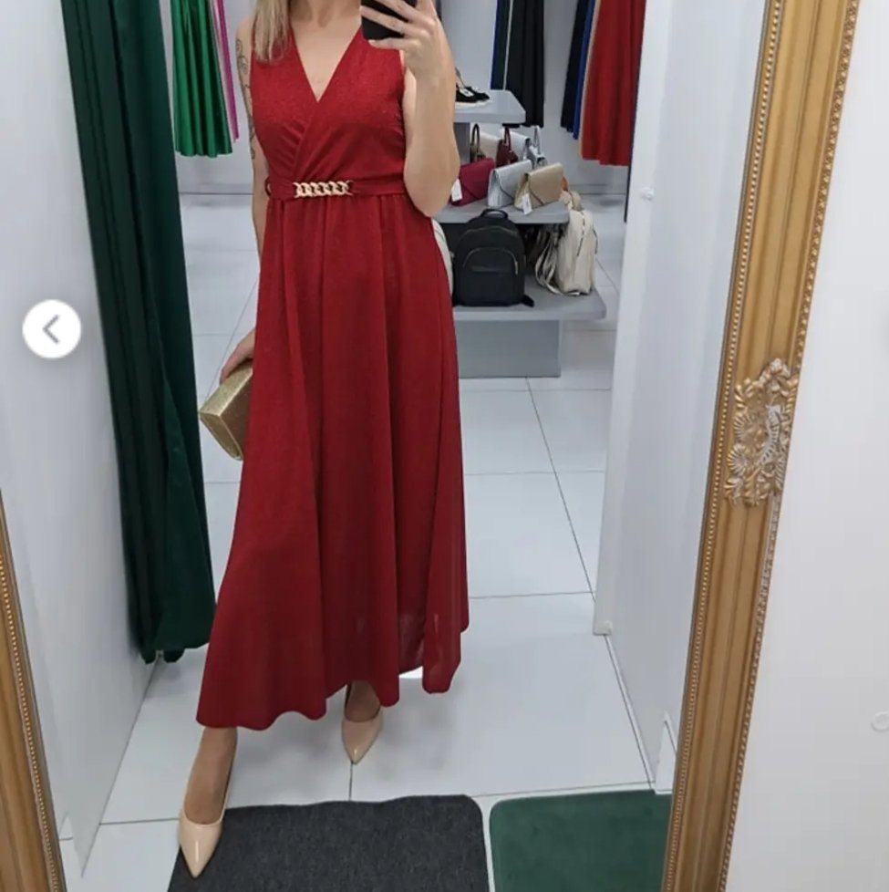 Je vhodné mať červené šaty na svadbu? - Modrý koník