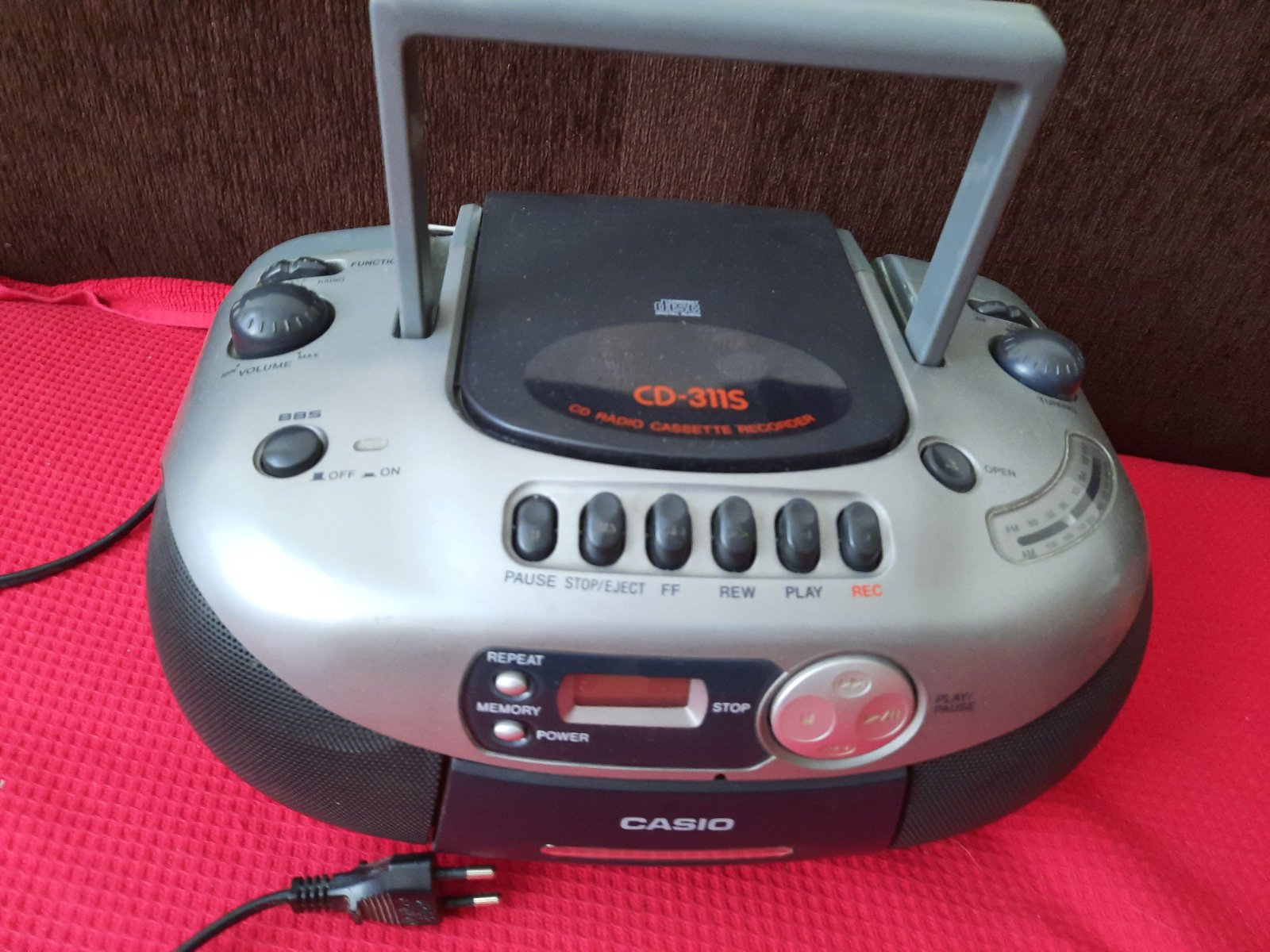 Radio cd prehravac casio, - 40 € od predávajúcej rimiso | Bazár - Modrý ...