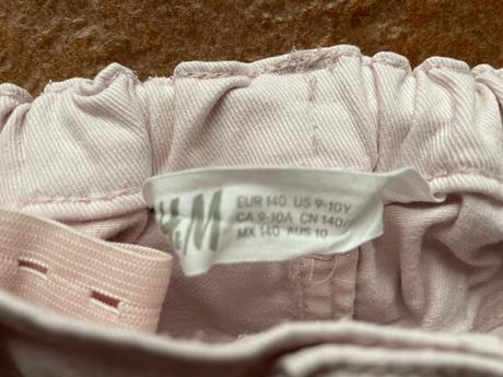 Ružové kratase s motyliky, h&m,140 - 5 € od predávajúcej ilovenext | Bazár - Modrý koník