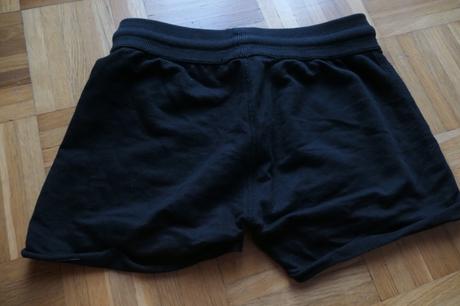 Karl lagerfeld original damske sortky s/m, s - 15 € od predávajúcej ...